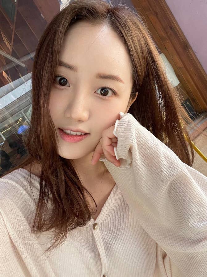 Cherry Bullet Community Posts - 난 정말 I인가봐….🤣 - HAE YOON