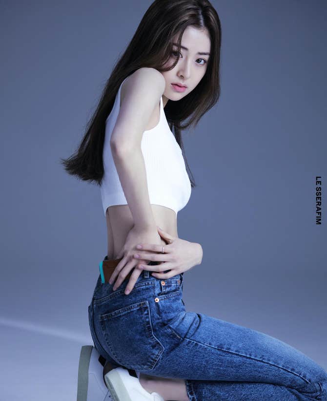 LE SSERAFIM "HUH YUNJIN"