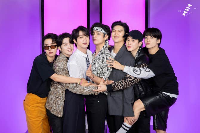 2022 BTS FESTA FAMILY PORTRAIT 3