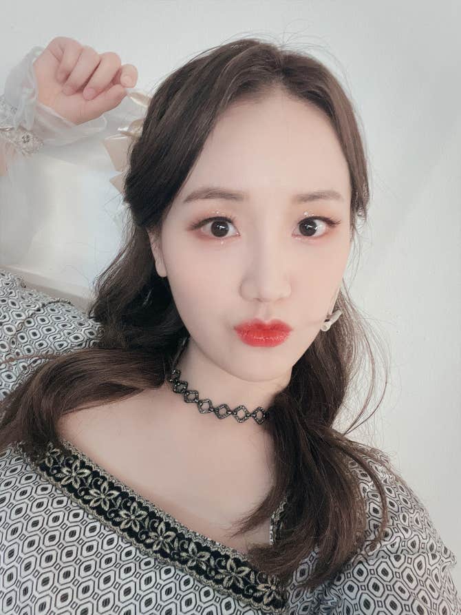 Cherry Bullet Community Posts - 오늘 해밀리이🌻 잘자요🌜 - HAE YOON