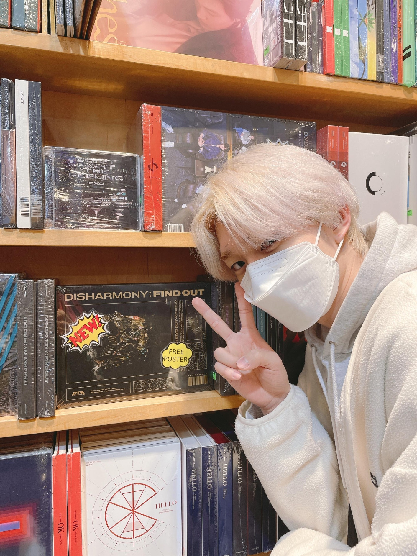 P1Harmony Community Posts - 뉴욕에서 만난 DISHARMONY:FIND OUT😮☀️ - 테오