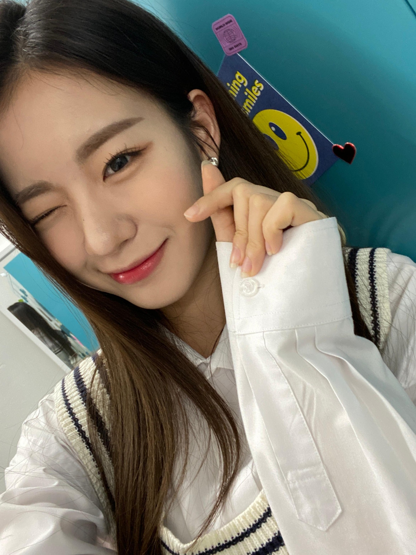 woo!ah! Community Posts - 🤳💖 내일 첫방!!>0