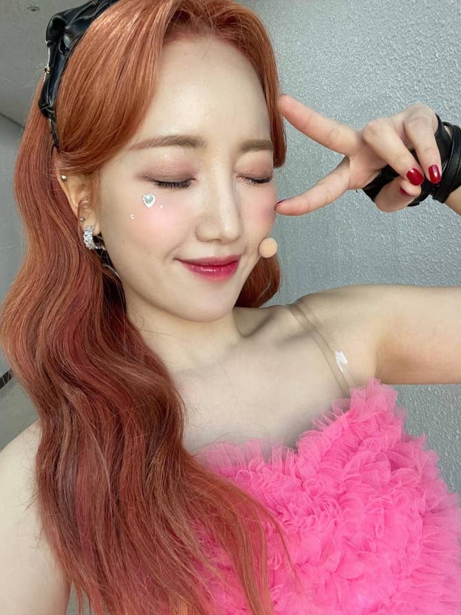 Cherry Bullet Community Posts - 룰렛💗 오늘도 좋은 하루보내자 - HAE YOON