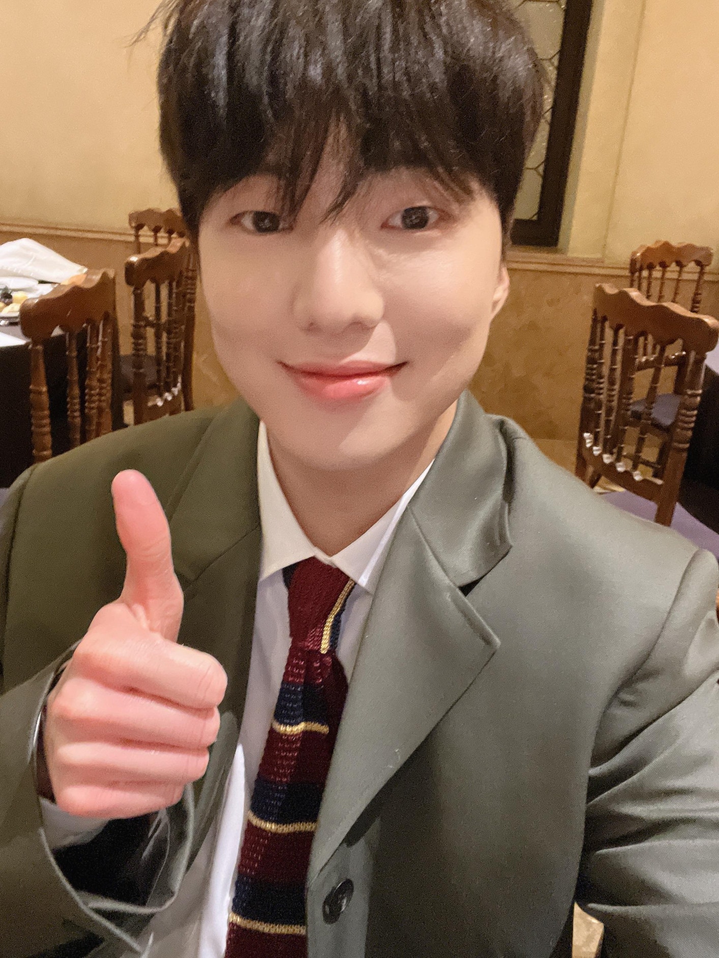 WINNER Community Posts - 오늘은 웨딩싱어👍🏻 - YOON