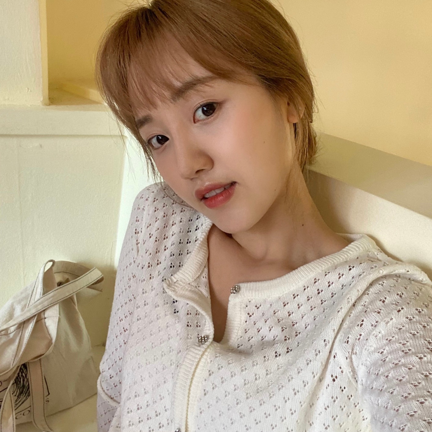 Cherry Bullet 커뮤니티 포스트 - 룰렛 좋은 하루 보내자아🥰 - HAE YOON