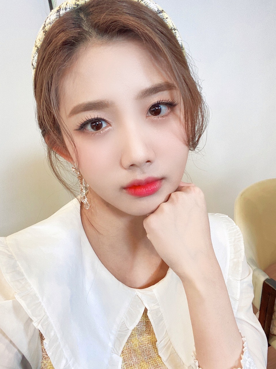 Cherry Bullet Community Posts - 룰렛 나 왔오 ㅎㅎ💛 - YU JU