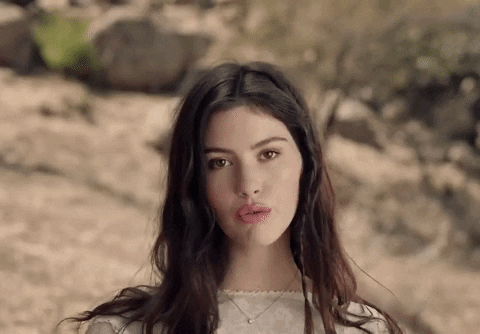 Gracie Abrams 커뮤니티 포스트 - This Week's Challenge Share your favorite GIFs ...