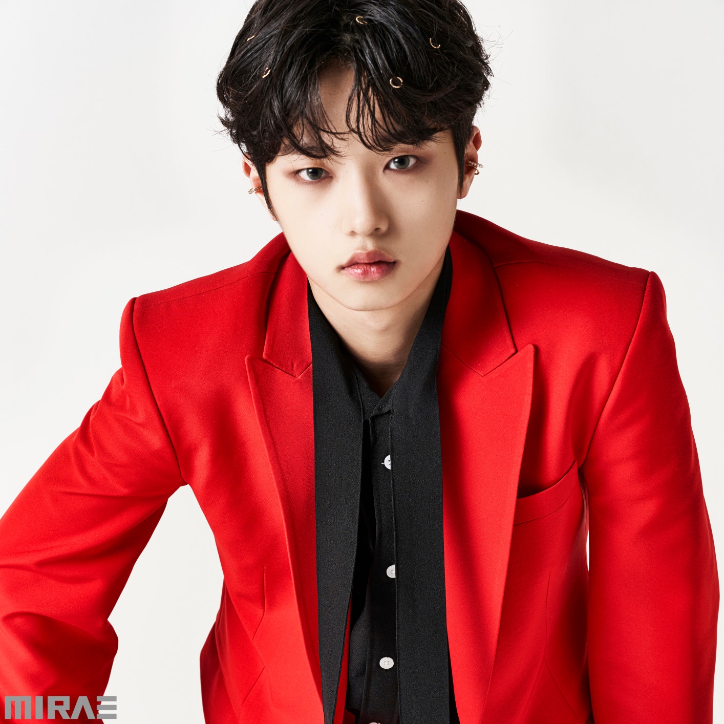 MIRAE 커뮤니티 포스트 - Introducing MIRAE member DONGPYO🎤 👉 생년월일 : 2002.09.09 ...