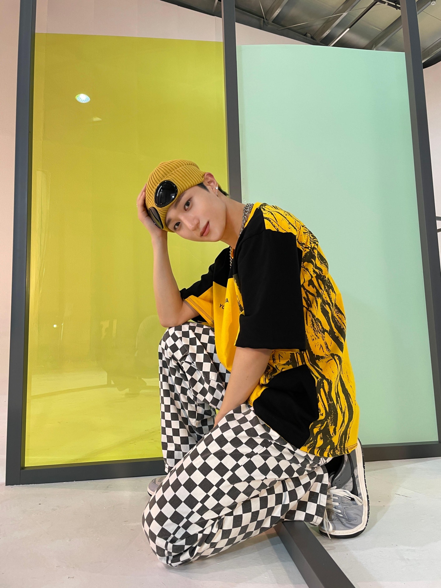 ATBO DEBUT ALBUM CONCEPT PHOTO #2 BEHIND