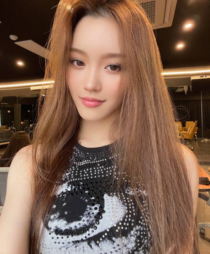 XG Community Posts - 오늘 날씨 좋았다ㅏㅏ 🌻🥰🥰 - CHISA