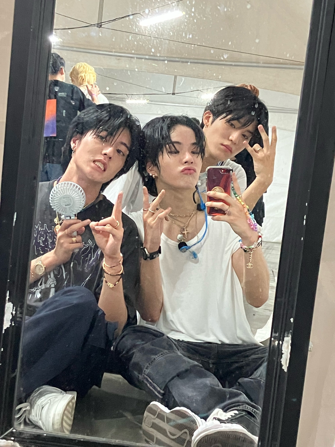 TREASURE Community Posts - - YOON JAE HYUK