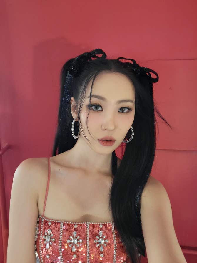 SUNMI Community Posts - I met some of miyanes at the airport, but they ...