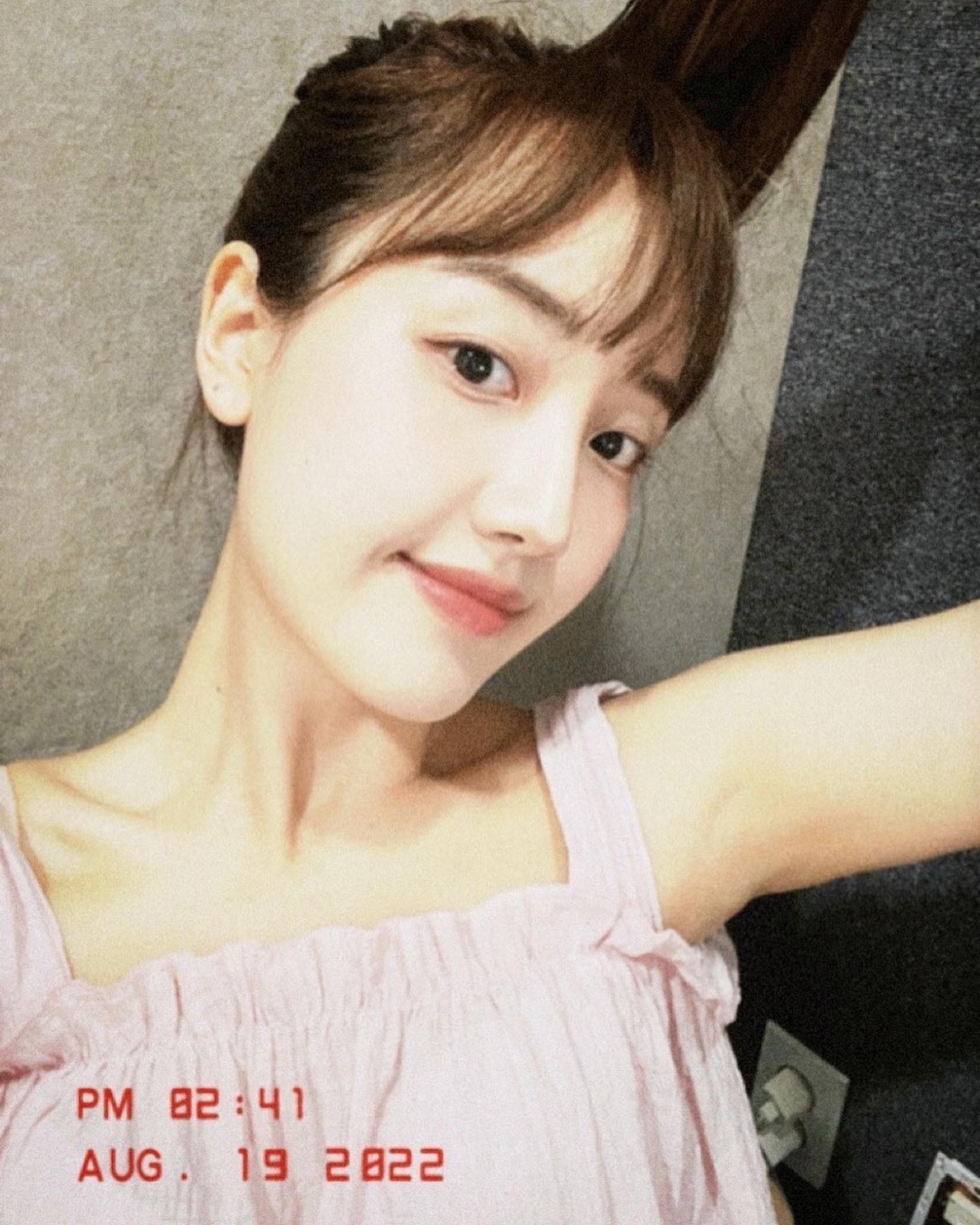 Cherry Bullet Community Posts - 룰렛 좋은 주말 보내🫶 - HAE YOON