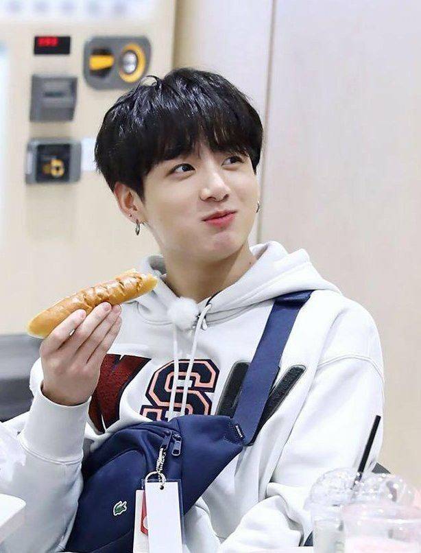 Bts Community Posts 🐰🐰💜💜그의 생일을 축하하기 위해 기다릴 수 없어 미리 생일 축하해 형 너무 신난다 정국