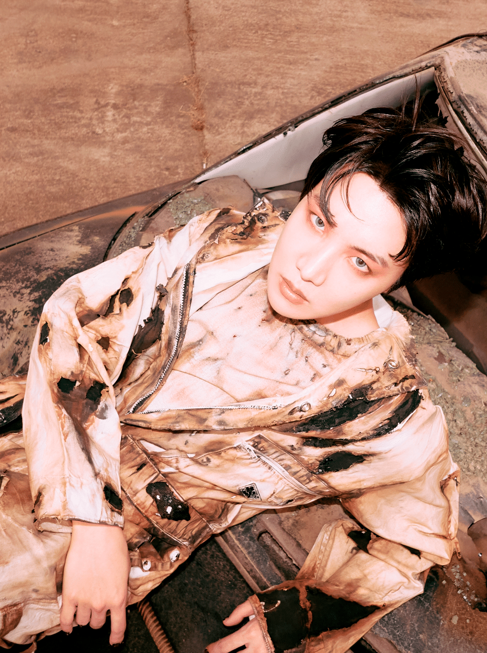 [Magazine] j-hope pays respect to hip hop