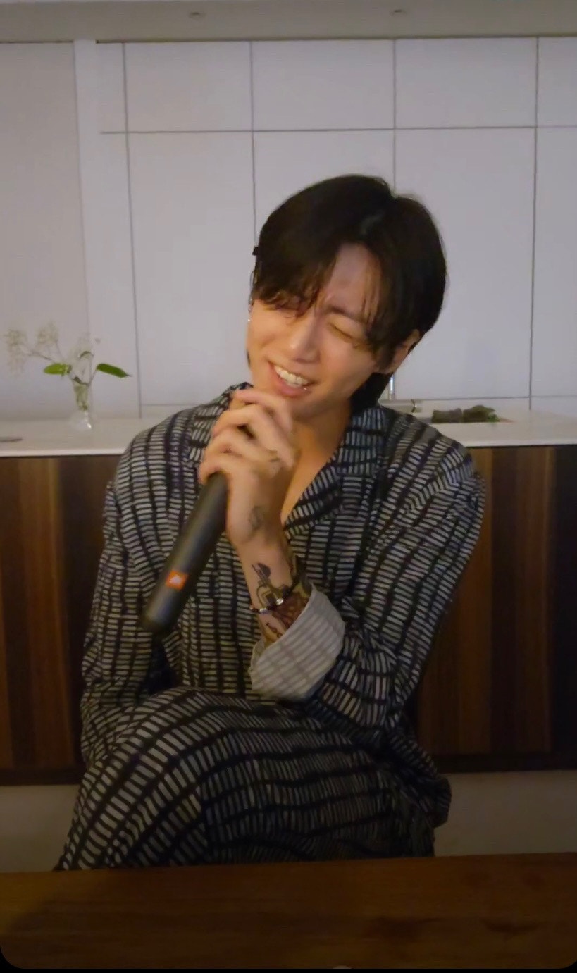 BTS 커뮤니티 포스트 - thank you JK. happy birthday 💜💜💜