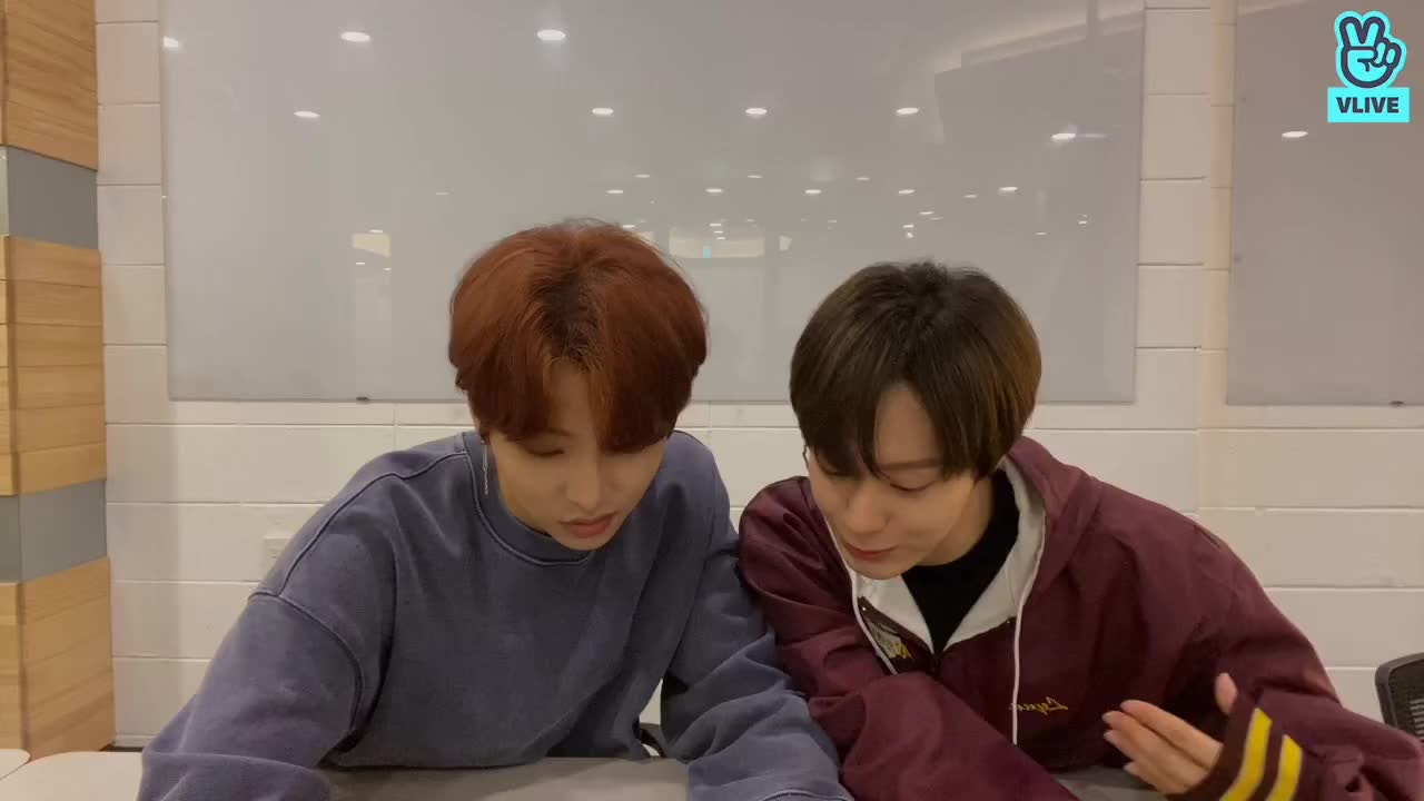 Hwanwoong and Seoho Good Night V LIVE You Must Watch for Honey Sleep 😴😴🌙🌍