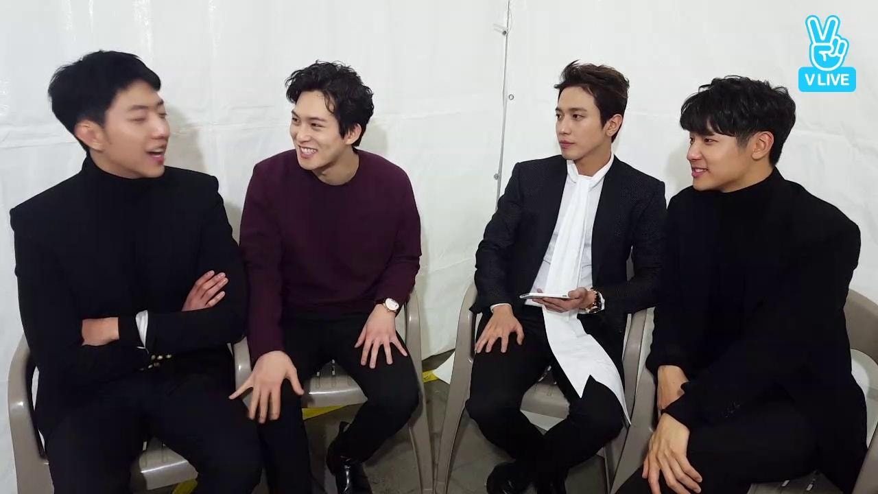 CNBLUE 7주년 D-1!!!! 깜짝 라이브🎉