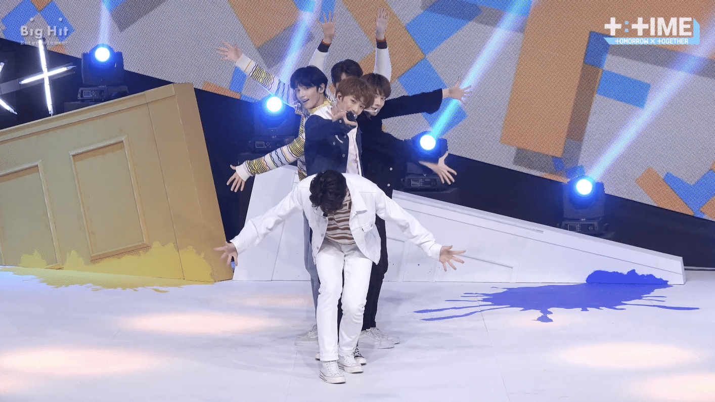 TXT (투모로우바이투게더) - 어느날 머리에서 뿔이 자랐다 (CROWN) stage cam @190304