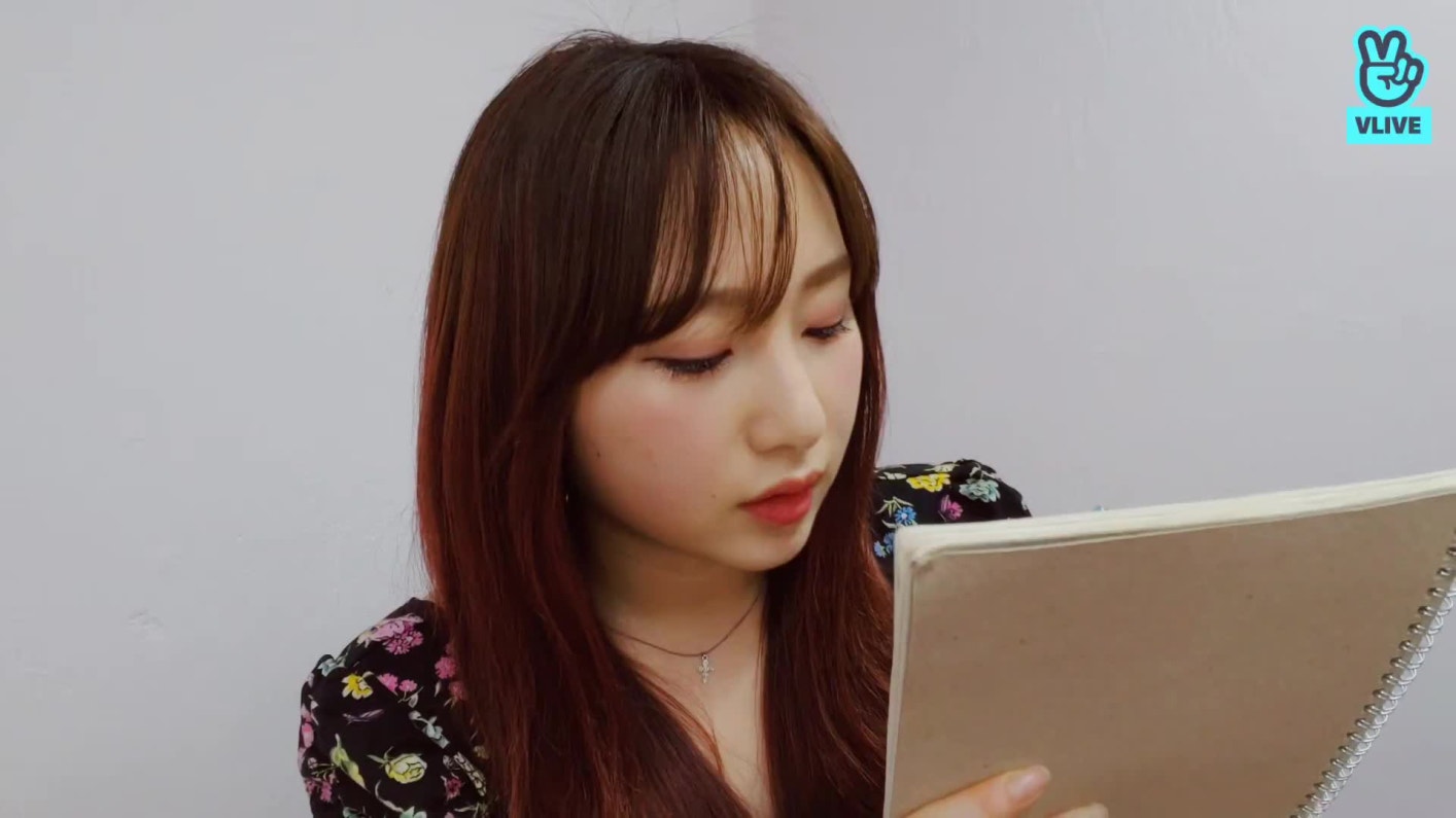 Juri Playing With Flowers🌷🌹