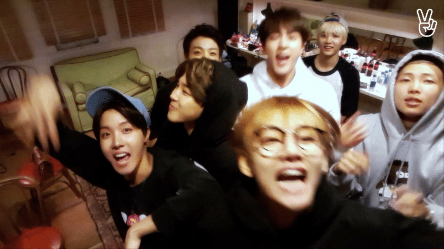 손에 손 잡고... ~Chuseok Greeting From.BTS~