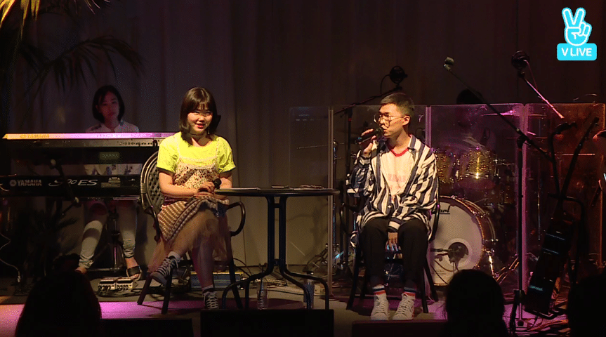 AKMU SUMMER EPISODE [OPENING SEQUENCE] V LIVE