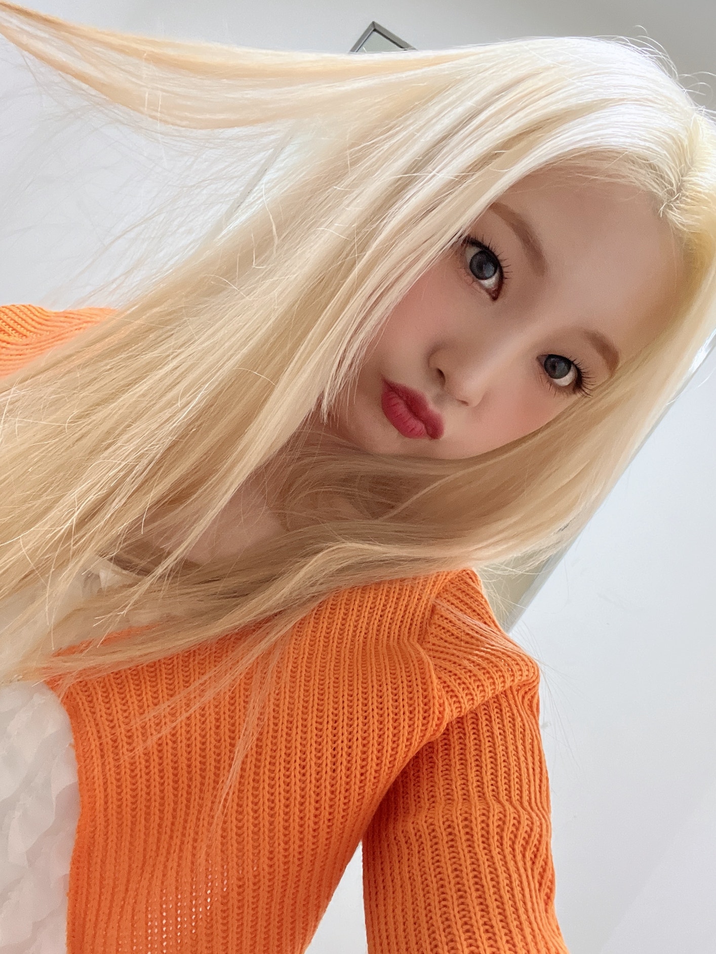 Rocket Punch Community Posts 우리는 오렌지 태양아래🍊🌅 그림자 없이 함께 춤을 춰🎶 Yeonhee