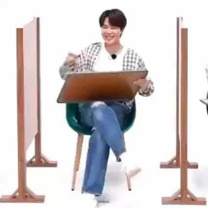 BTS 커뮤니티 포스트 - I can listen to his giggles all day. Everyday.