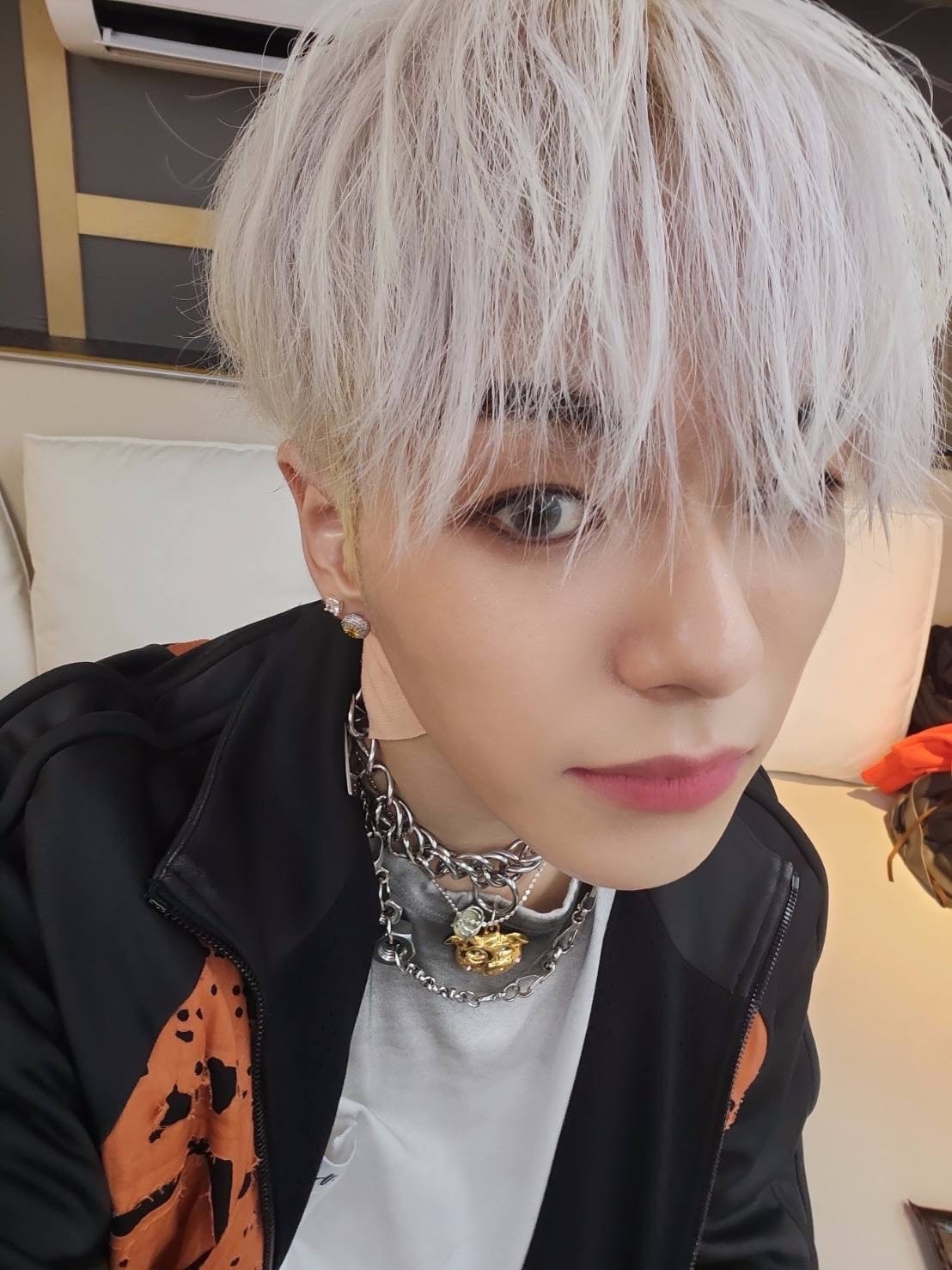 TREASURE Community Posts - 떨린다 - YOON JAE HYUK