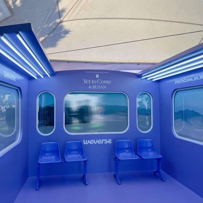 BTS 커뮤니티 포스트 - Welcome to Weverse the booth!🤗 #Weverse is where ARMY ...