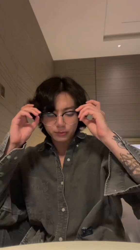Bts Community Posts On Fire Haha 당신은 이것을 조심하는 것이 좋습니다😏