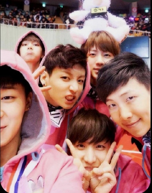 BTS Community Posts - BTS가 2015 Children Fadl로 돌아 가기를 바랍니다. 🫂😭