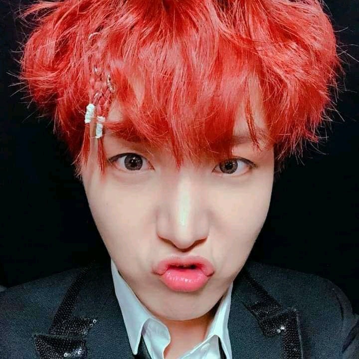BTS 커뮤니티 포스트 - Hobi you so cute😘😍😍😉💛💚 #hobi #jhope