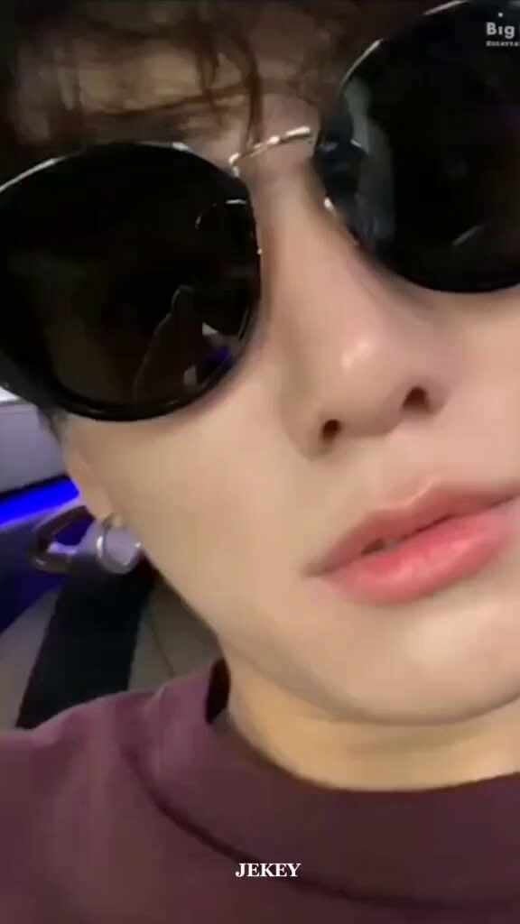 BTS 커뮤니티 포스트 - jk handsome and cute smile iloveyou jk 💜