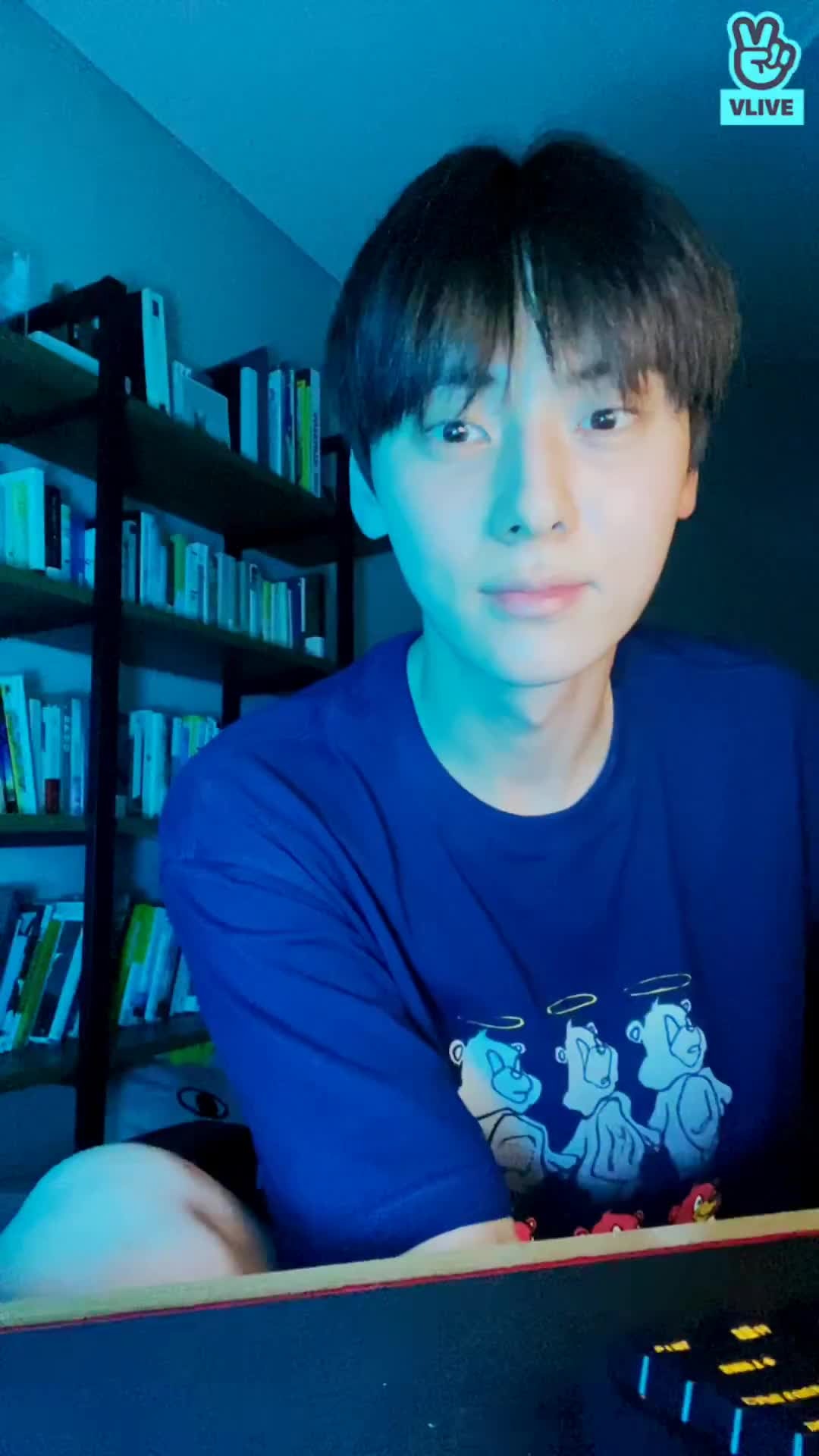 NU EST nu-est