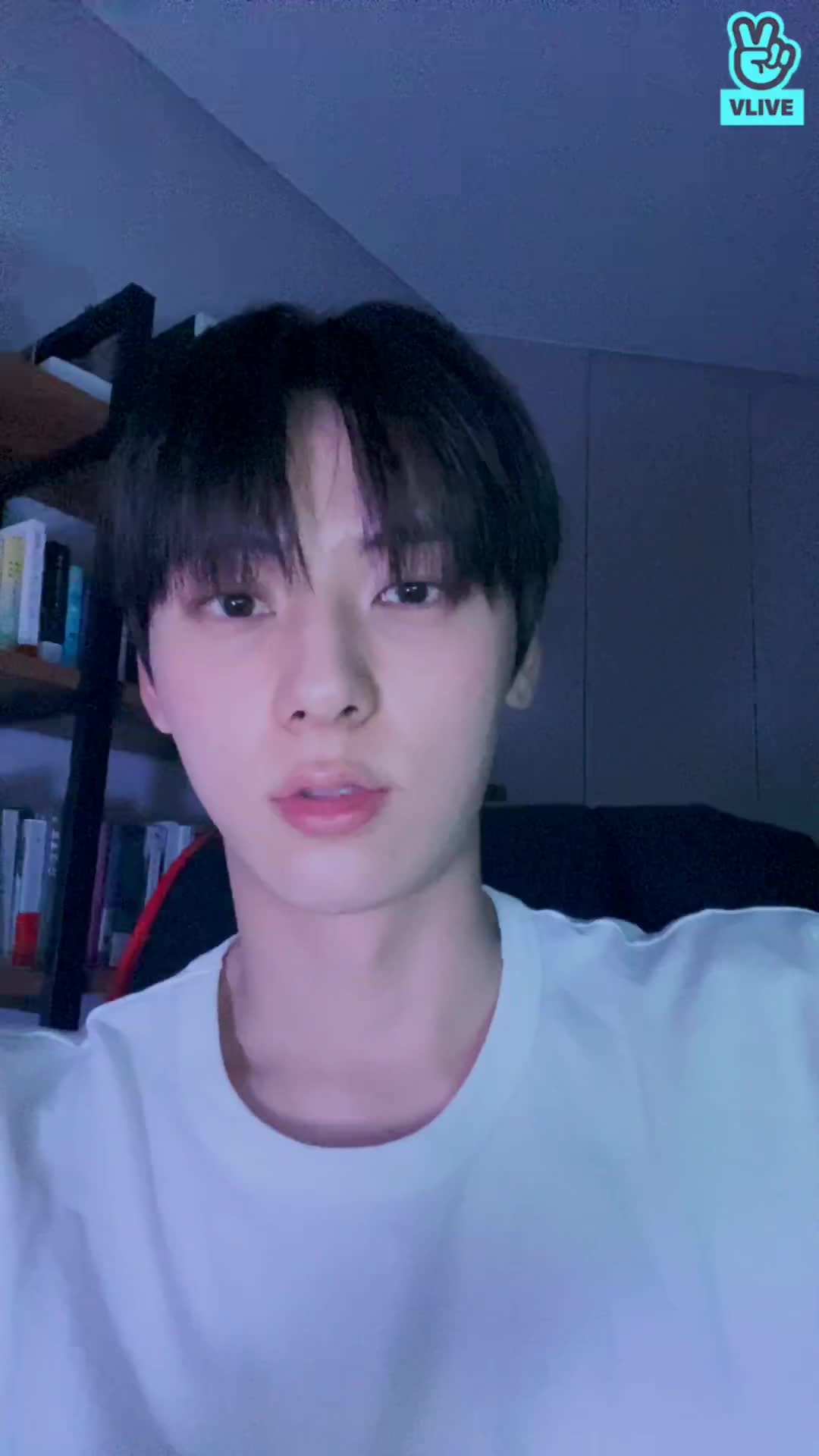 NU EST nu-est
