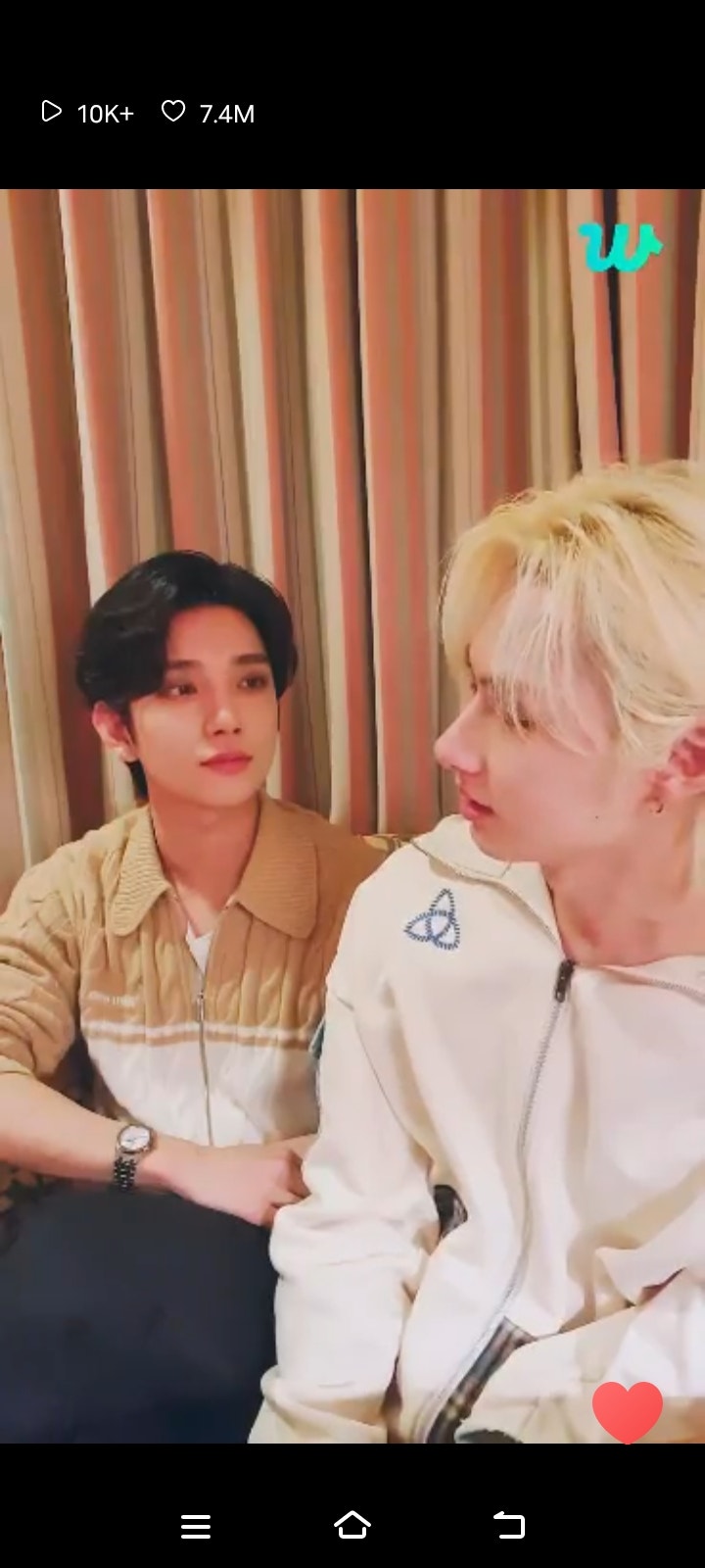 SEVENTEEN Community Posts - 看joshua直播突然觉得我们确实是生活在同一片天空下的，一起追着时间，真的很幸福😭而且一进直播就听到秀秀和俊尼在讨论中文，虽然不知道是 ...