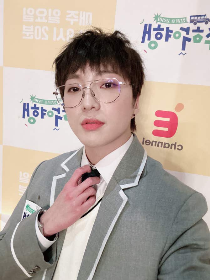 WINNER Community Posts - 제작발표회 완료!!! 방과후 코리아 수학여행 화이팅👍🏻 - YOON