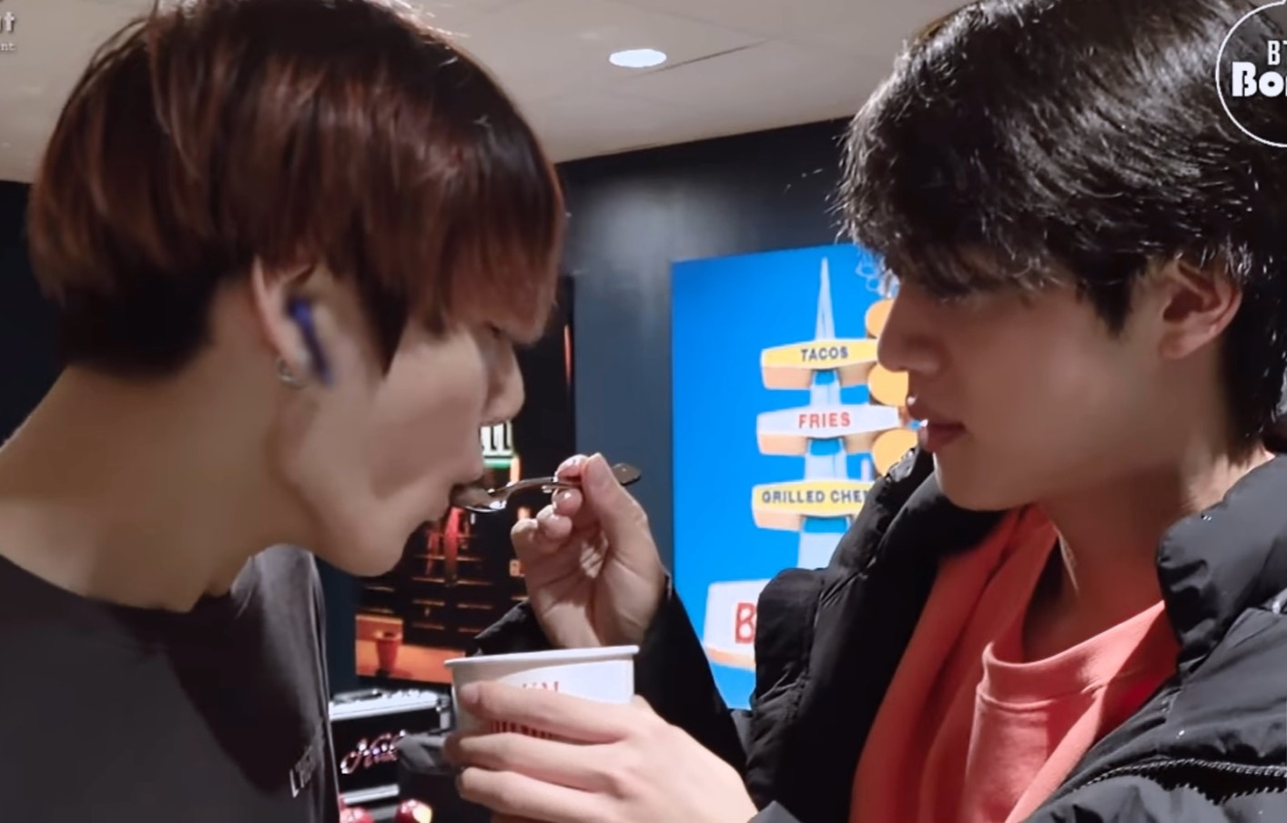 Bts Community Posts ジンくんおはよう 今日も愛しているよ 行ってきます 📷bangtantv