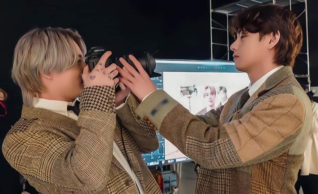 BTS Community Posts - Taekook🐻🐰📸