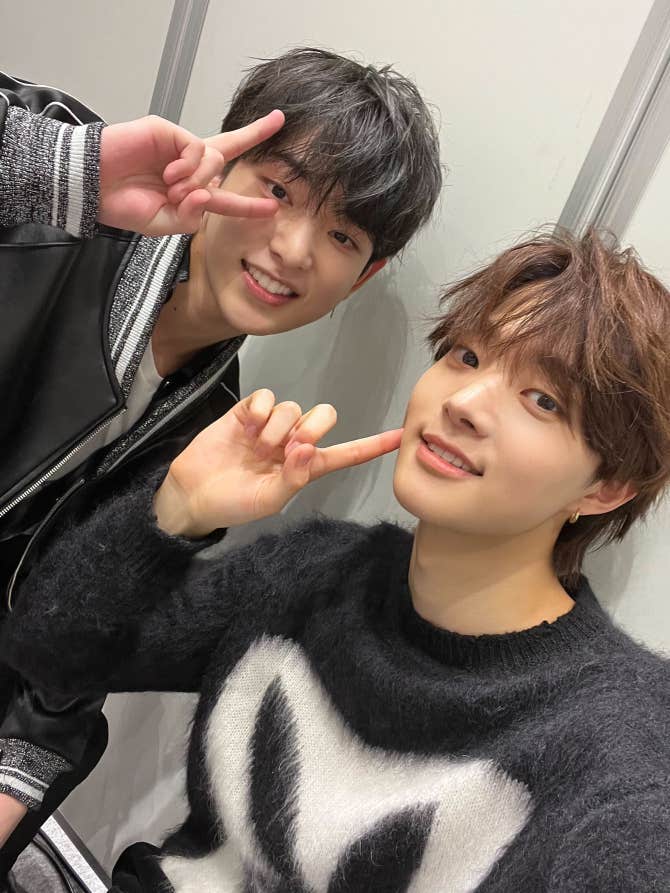 &TEAM 커뮤니티 포스트 - at AAA (with HARUA) 😋 - EJ