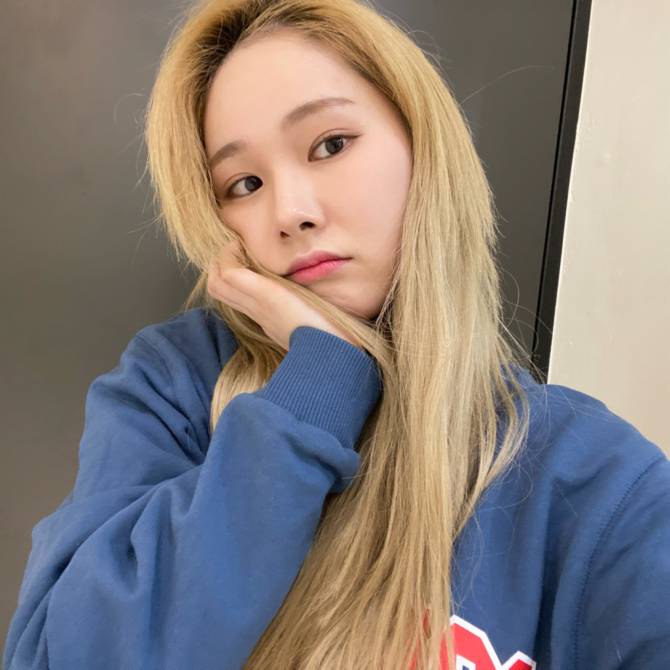Everglow Community Posts 히히 다들 잘자 