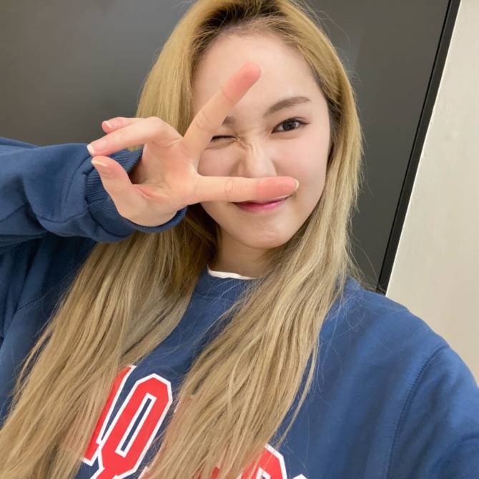 Everglow Community Posts 히히 다들 잘자