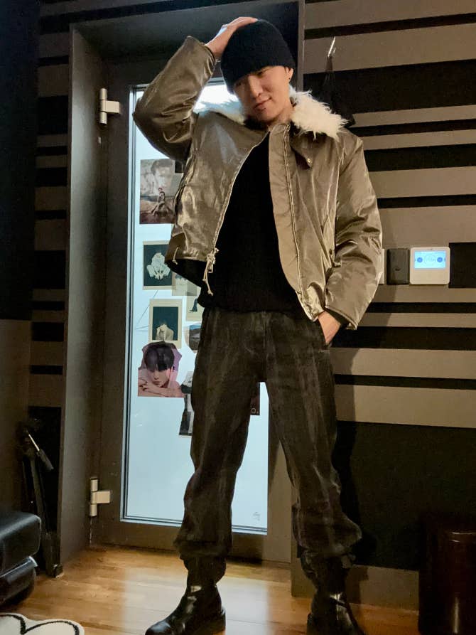 WINNER Community Posts - 행복한 크리스마스 되세요🎄💙🎄💙 - YOON