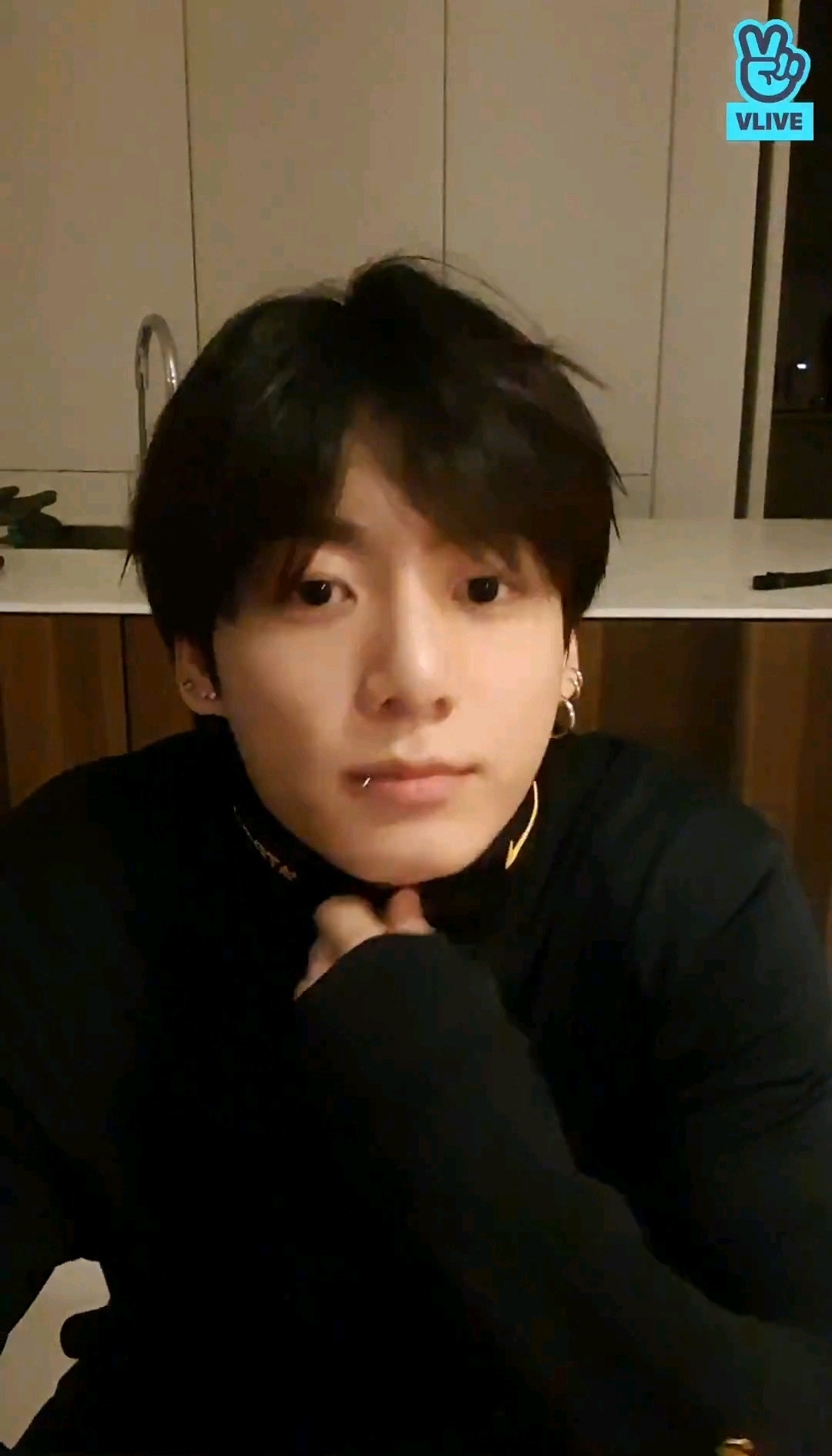 Bts Community Posts 내가 나누고 싶었던 것 그래서 한 시간 전에 나는 내 차에서 내 여동생을 혼자 기다리고