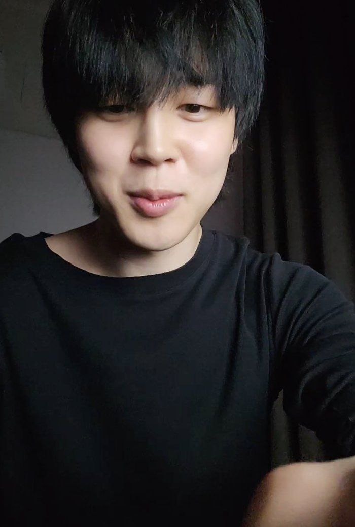 BTS Community Posts - JIMIN WEVERSE LIVE TRANSLATION 🐥: hi everyone 🐥 ...