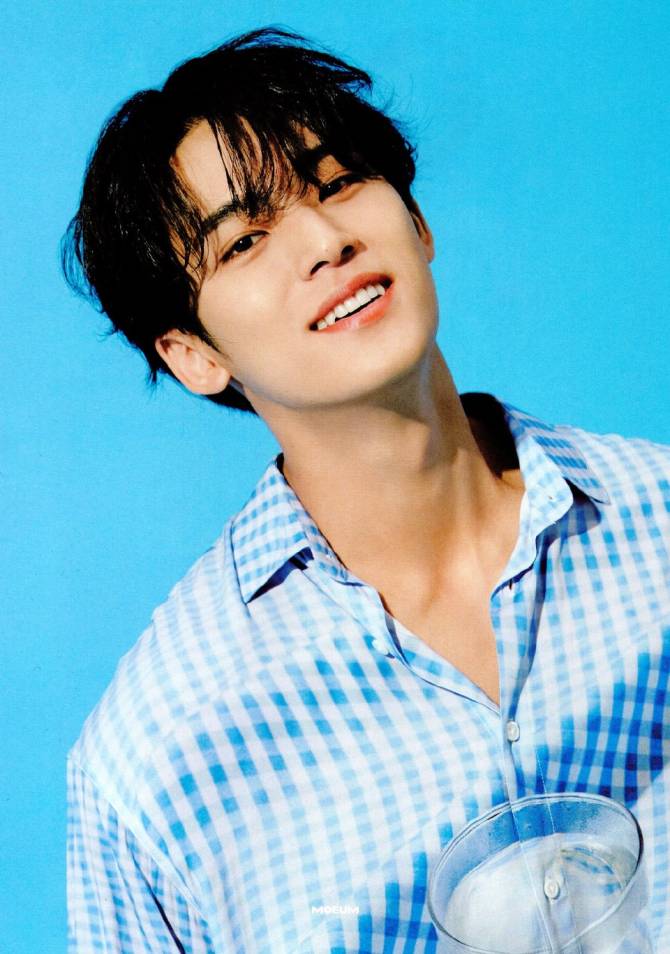 Seventeen Community Posts 生日快乐！奎，天天开心快乐哟！
