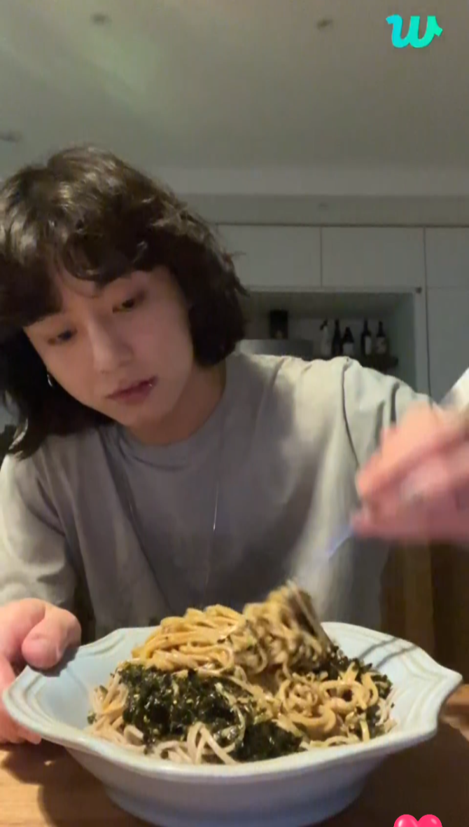 BTS Community Posts - #jungkook on weverse live