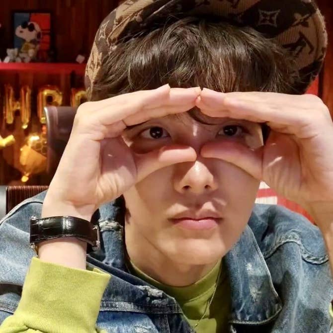 Bts Community Posts Dear Jhope From Army To Jhope 저는 당신이 너무 외롭지 않고