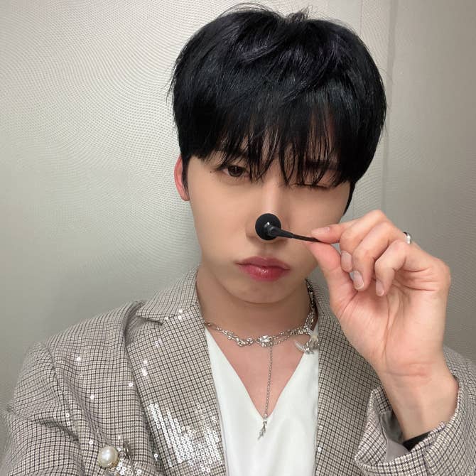 ONEUS Community Posts - 달님들 고마워🫶🏻🫶🏻🫶🏻🫶🏻 - KEON HEE